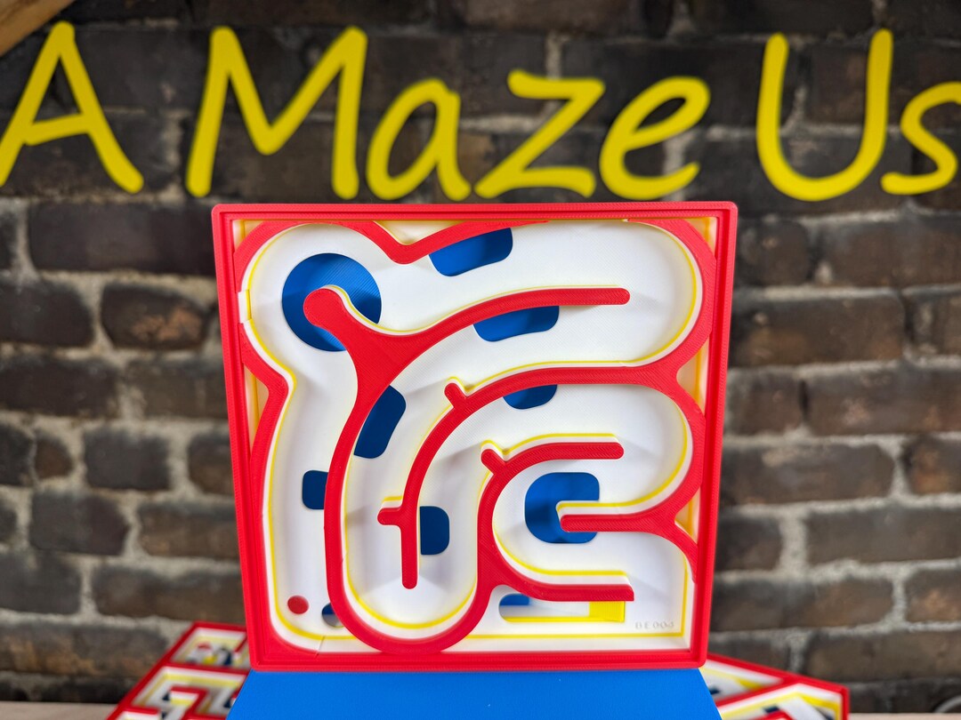 Round Shape Maze - Easy Level - Don't Let the Ball Fall in the Blue ...