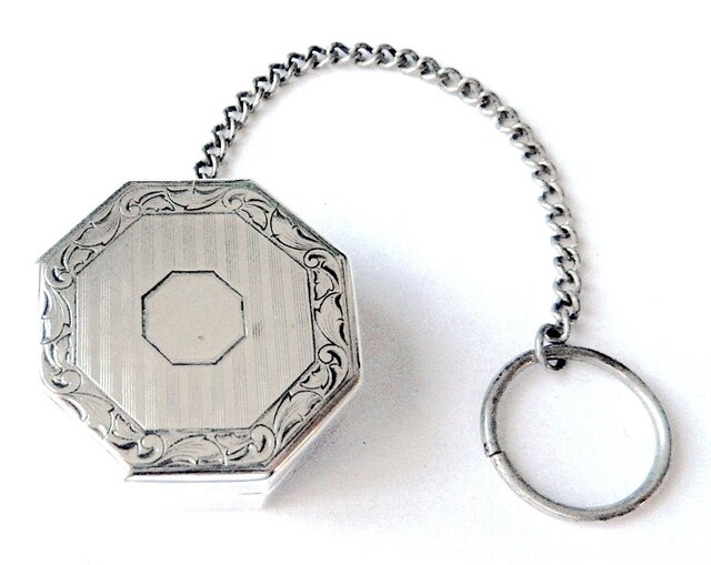 DecadesVintageCo - Etsy