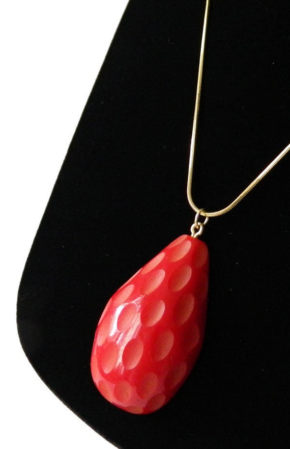 Vintage Red Bakelite Pendant Necklace - Gem