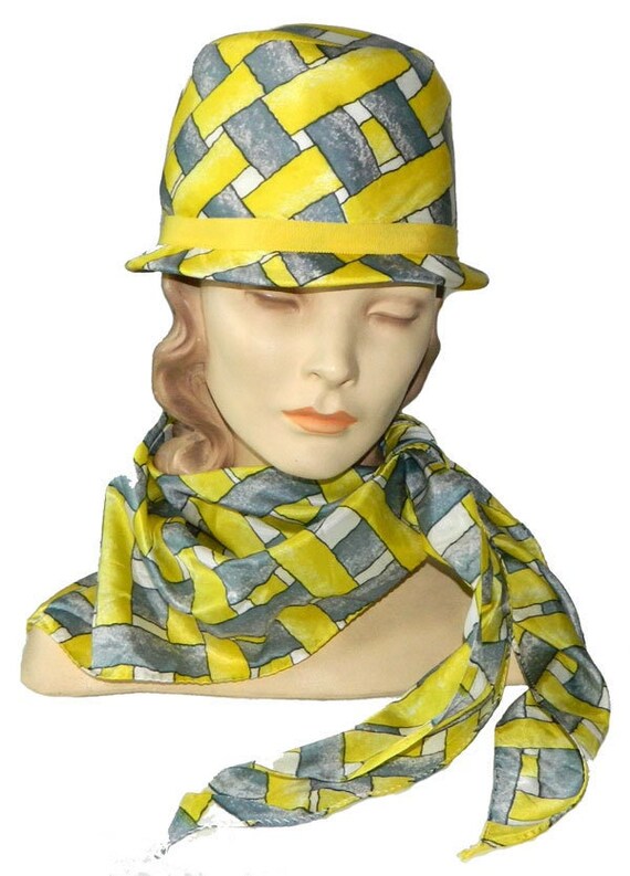 vintage 1960s cloche style - Gem