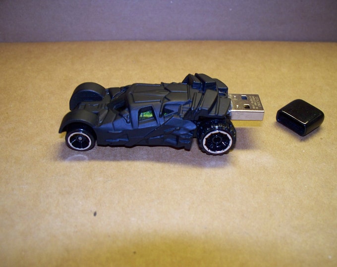8GB Batmobile Tumbler USB Flash Drive Car - the Dark Knight Batman 2012 ...