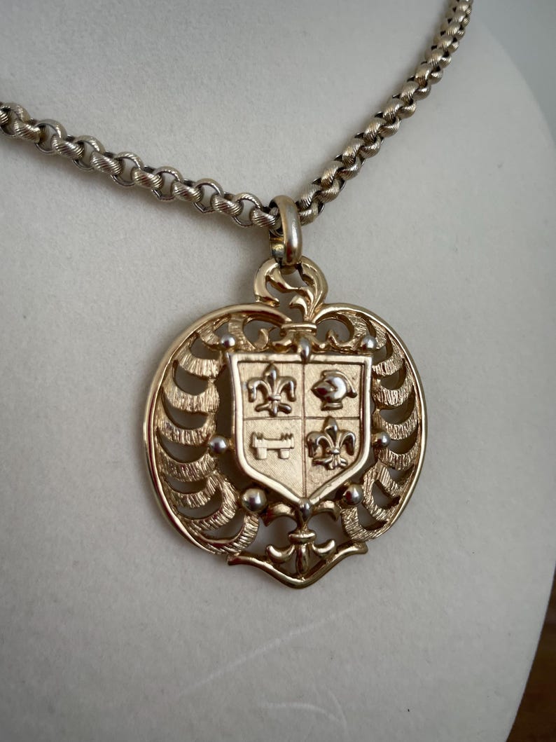 Vintage Monet Fleur-de-lis & Key Necklace | Gold Tone Heraldic Pendant ...