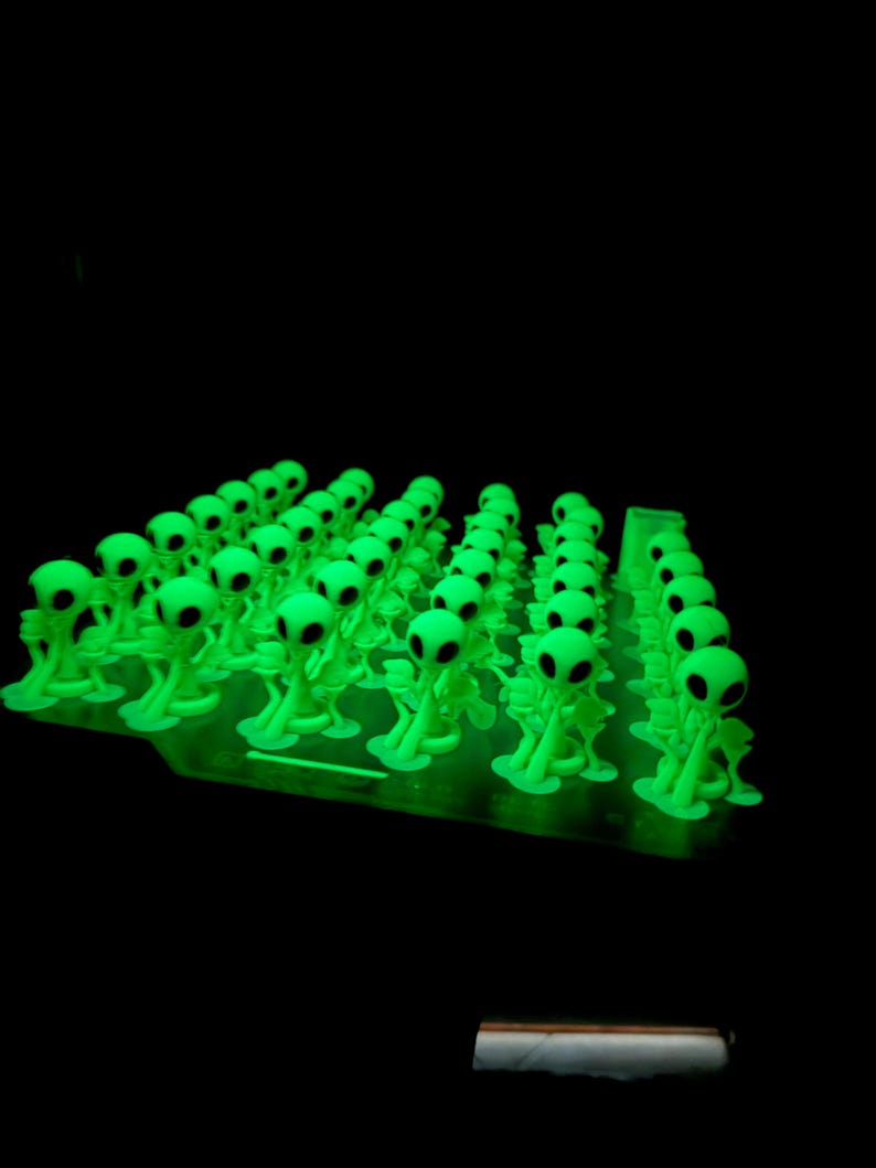 Rave Alien Sprout Clip - Etsy