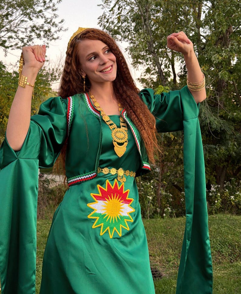 Kurdish Traditional Dress Magnificent Green Women's Dress , Traditional ...
