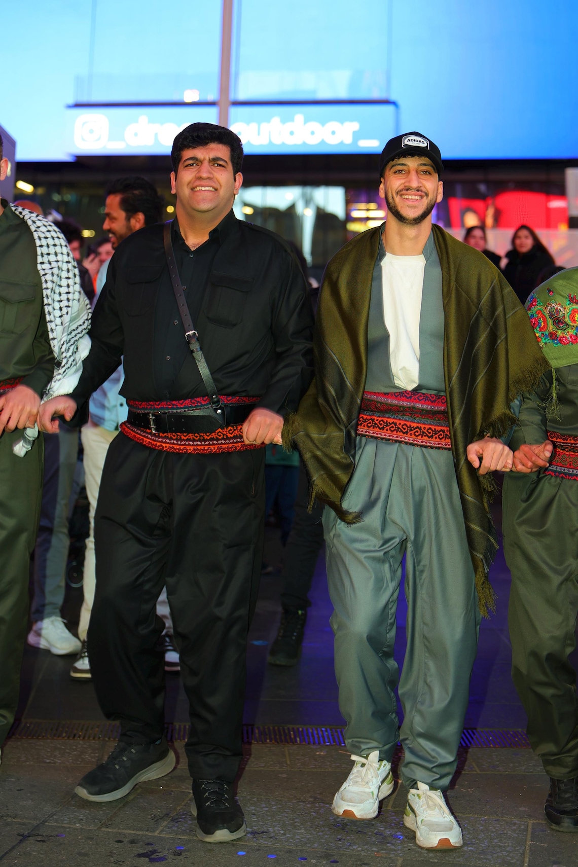 Kurdish Traditional Dress . Gray Shal Shepik for Women and Men . Gender ...