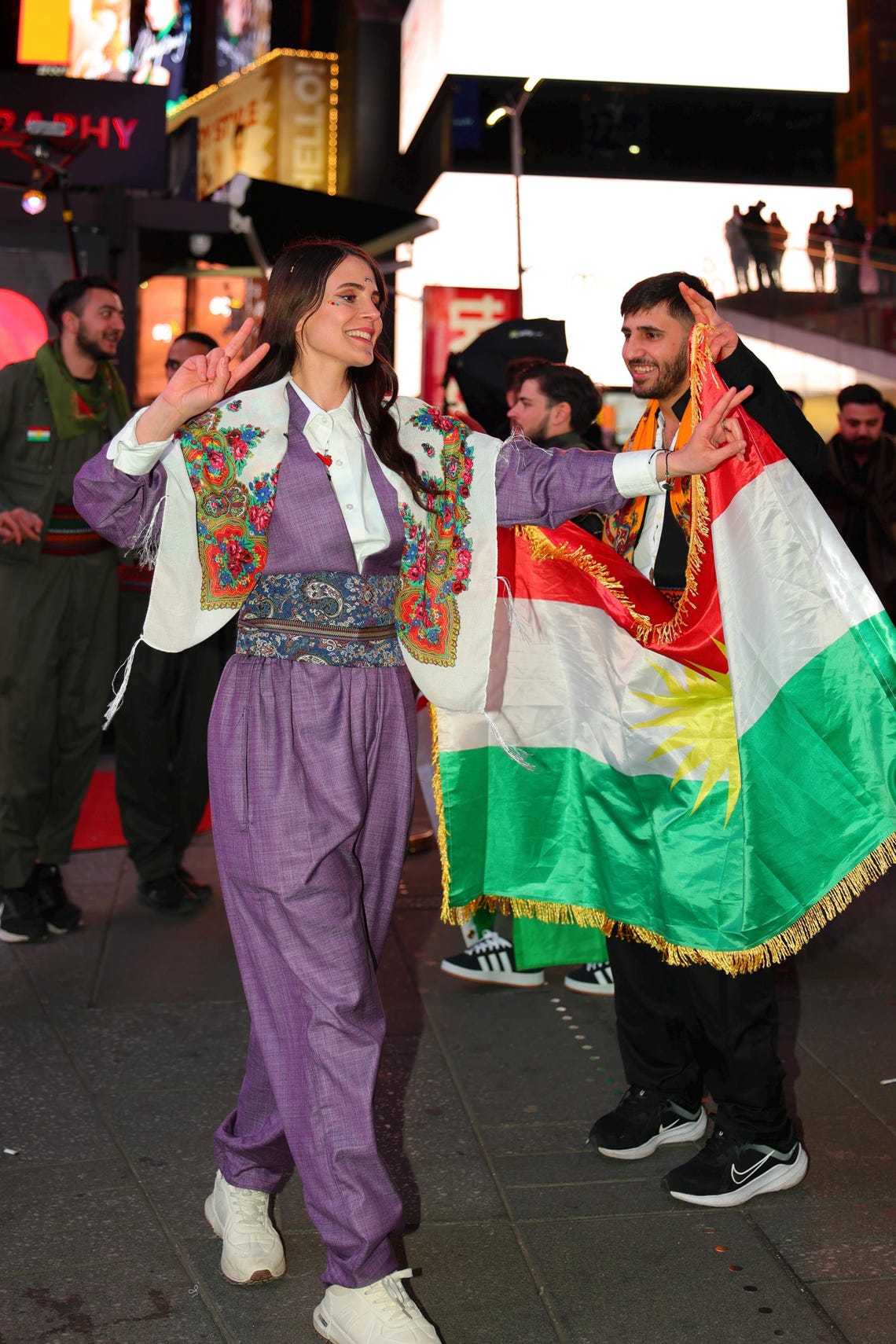 Kurdish Traditional Dress . Purple Shal Shepik for Women and Men ...