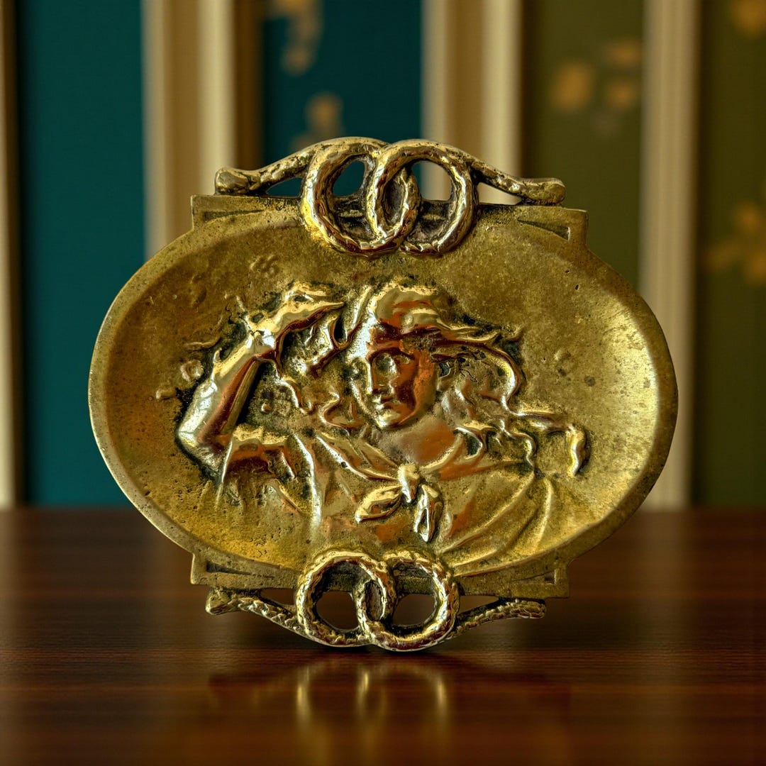 Vintage Art Nouveau Bronce Vide Poche / Tazón de baratija de bronce ...