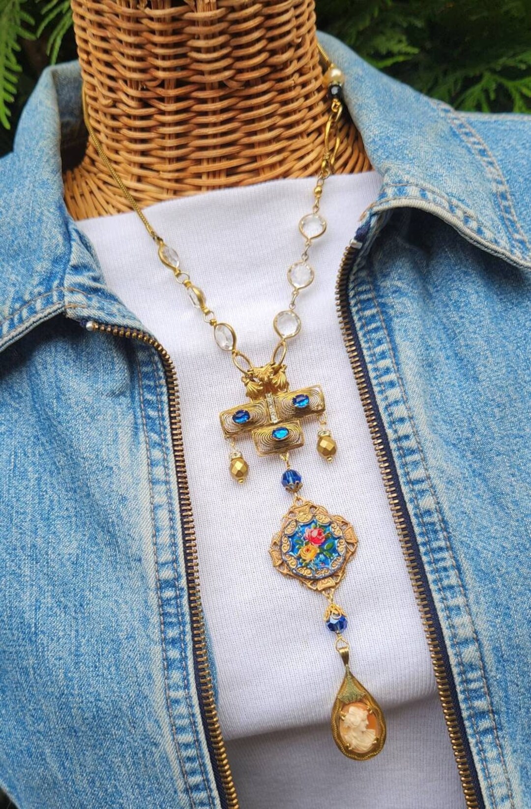 Incredible Shell Cameo Assemblage Pendant Necklace ~ Sapphire ~ Vintage ...