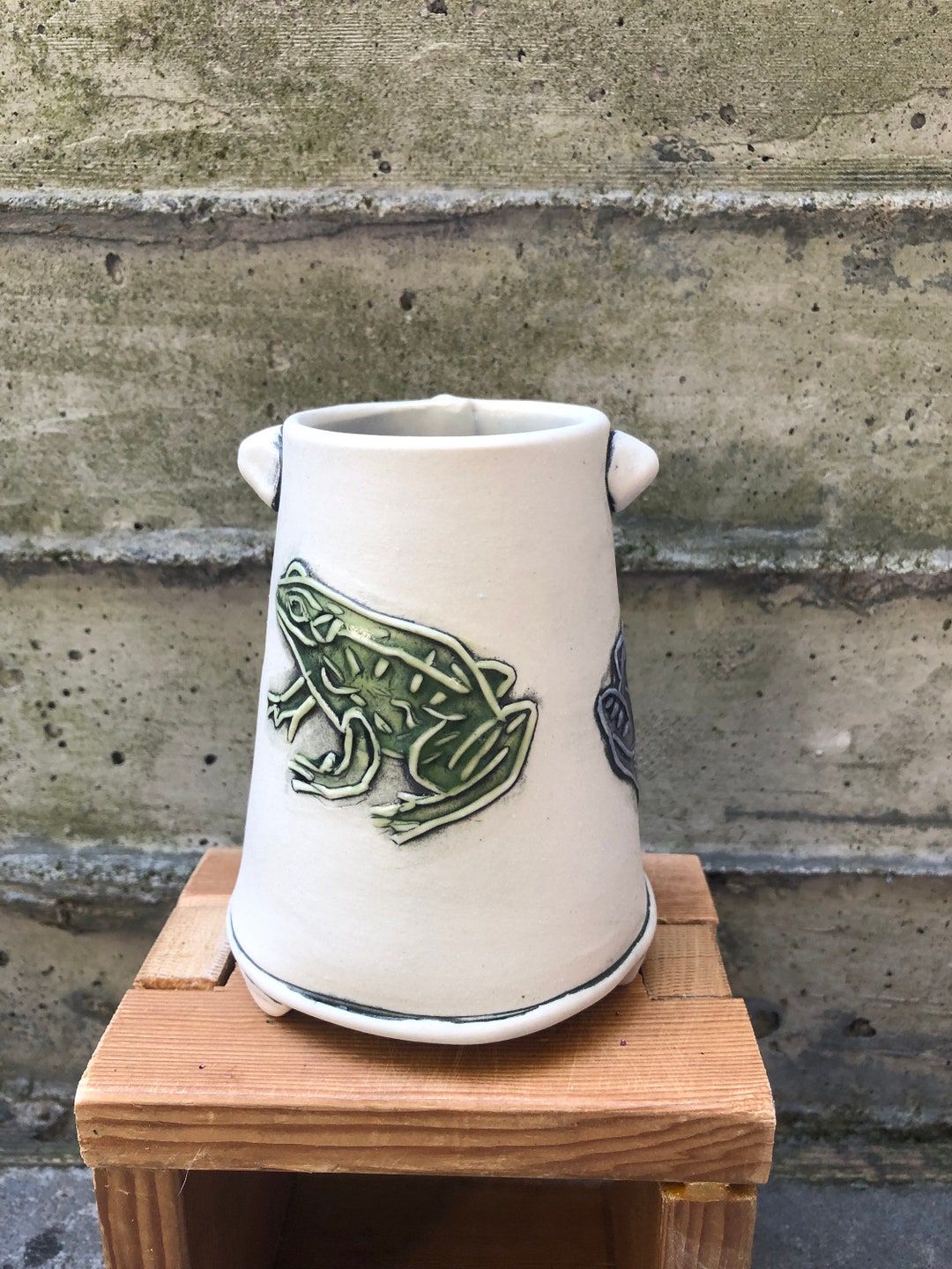 Small Frogs Porcelain Flower Vase - Etsy