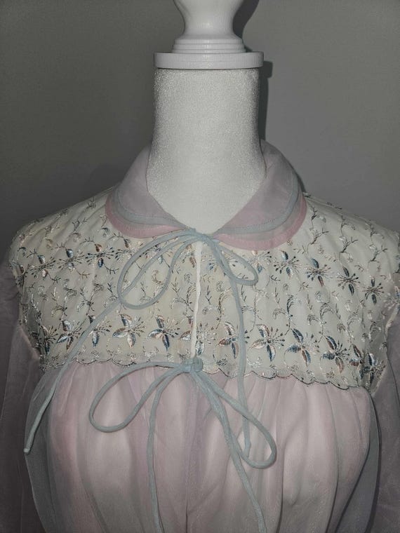 Vintage 1960s Queen Anne Sheer Pink Peignoir Robe | L… - Gem