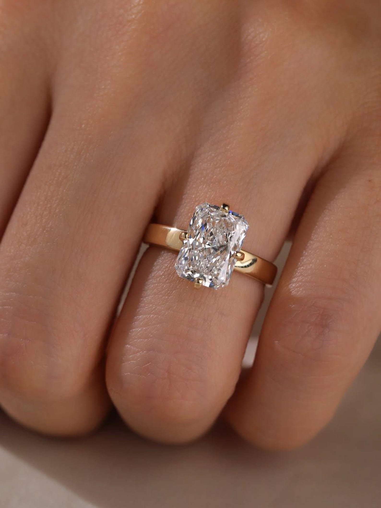 10x7 Mm Radiant Cut Moissanite Diamond Engagement Ring Compass Prong ...