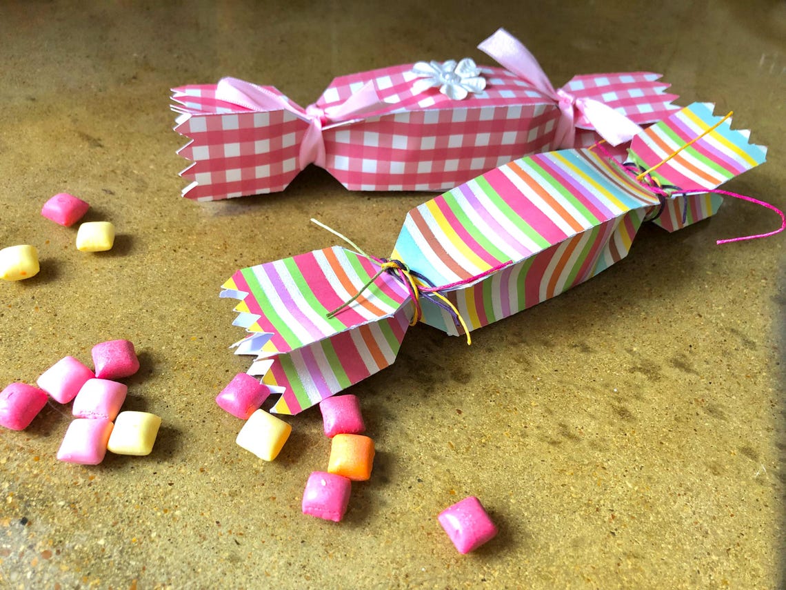 DIY Candy Roll Wrapper Treat Box | Gift Holder | DIY Party Favor ...