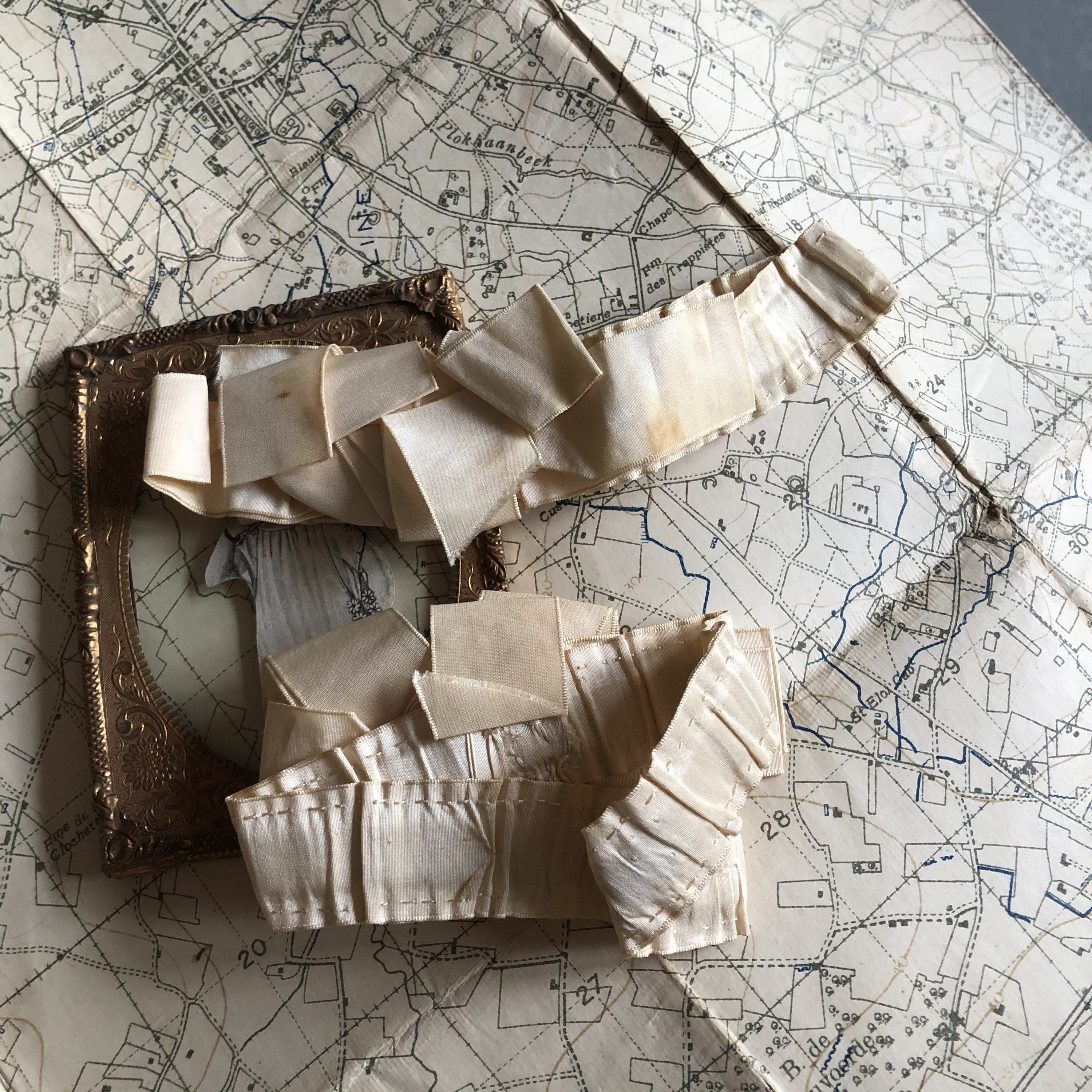 These Two Handmade Cream Silk Garters Are Delish | Etsy