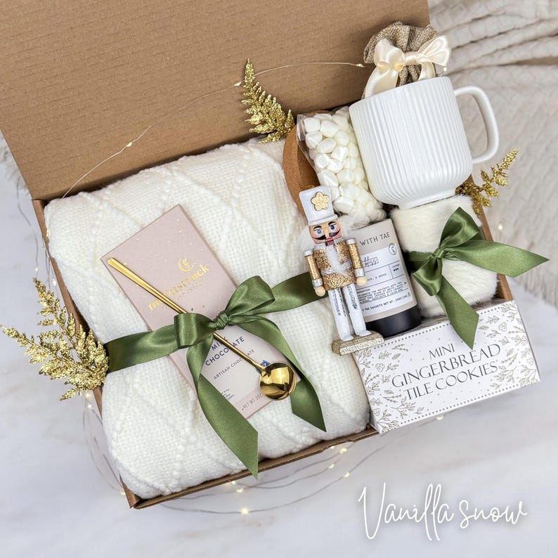 Cozy Winter Gift Box: Christmas Gift for Parents With Blanket, Socks ...