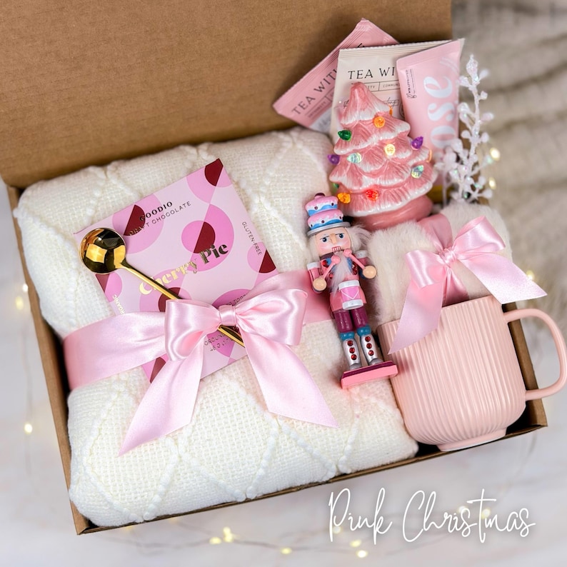 Cozy Winter Gift Box: Christmas Gift for Parents With Blanket, Socks ...