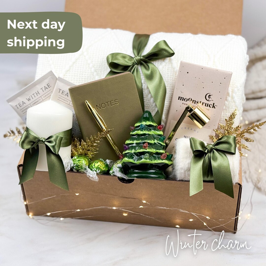 Cozy Winter Gift Box: Christmas Gift for Parents With Blanket, Socks ...