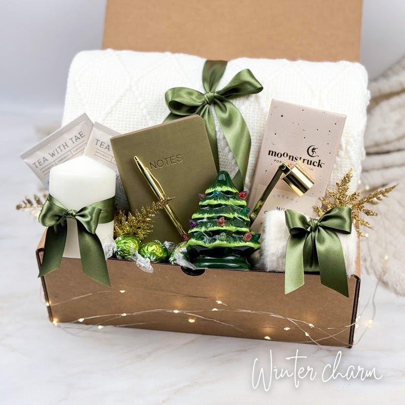 Cozy Winter Gift Box: Christmas Gift for Parents With Blanket, Socks ...