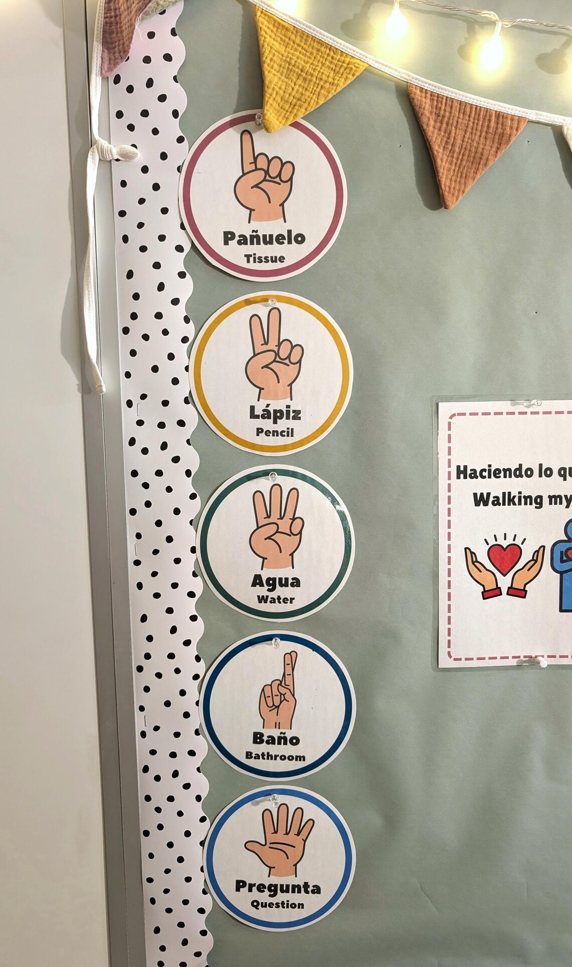 Spanish Classroom Hand Signals Set: Classroom Management Chart ...