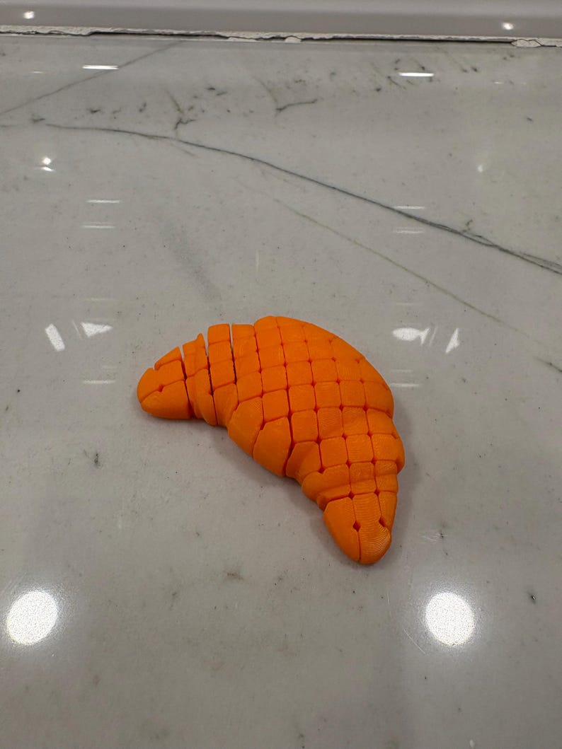 3D Printed Croissant Fidget Toy – Smooth Stress Relief Pocket Fidget ...