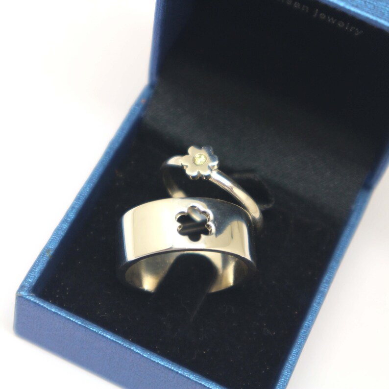 Daisy April Birth Flower Matching Promise Ring for Couples - Etsy