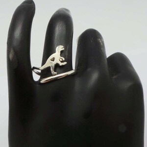 Jurassic Velociraptor Dinosaur Ring in Silver - Dinosaurios Dino Ring ...