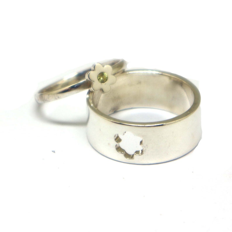 Daisy April Birth Flower Matching Promise Ring for Couples - Etsy