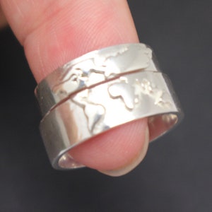 Silver World Map Couple Ring Set - His and Her Matching Promise Ring ...