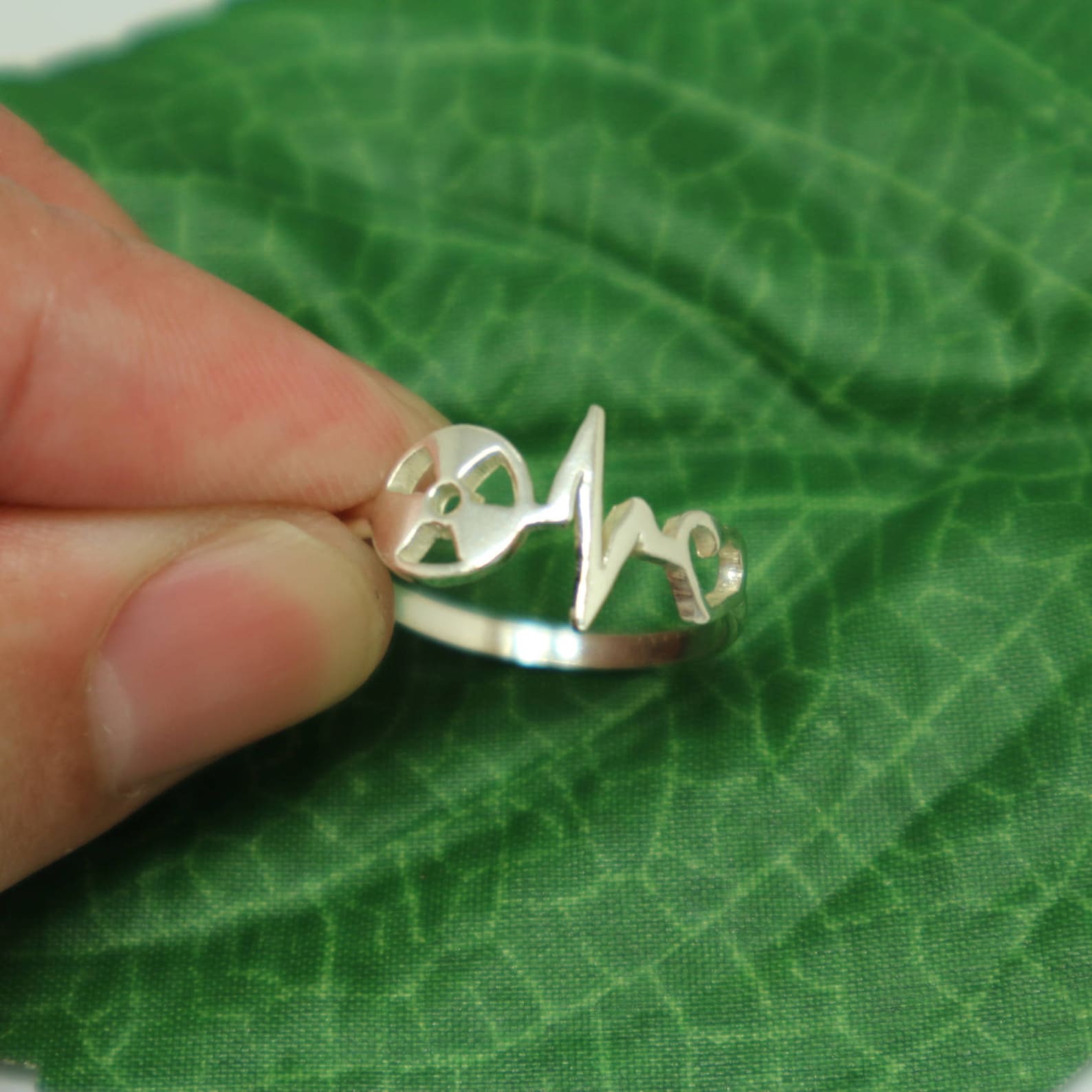 Silver Radiologic Technologist Heartbeat Ring - Doctor Medical ...