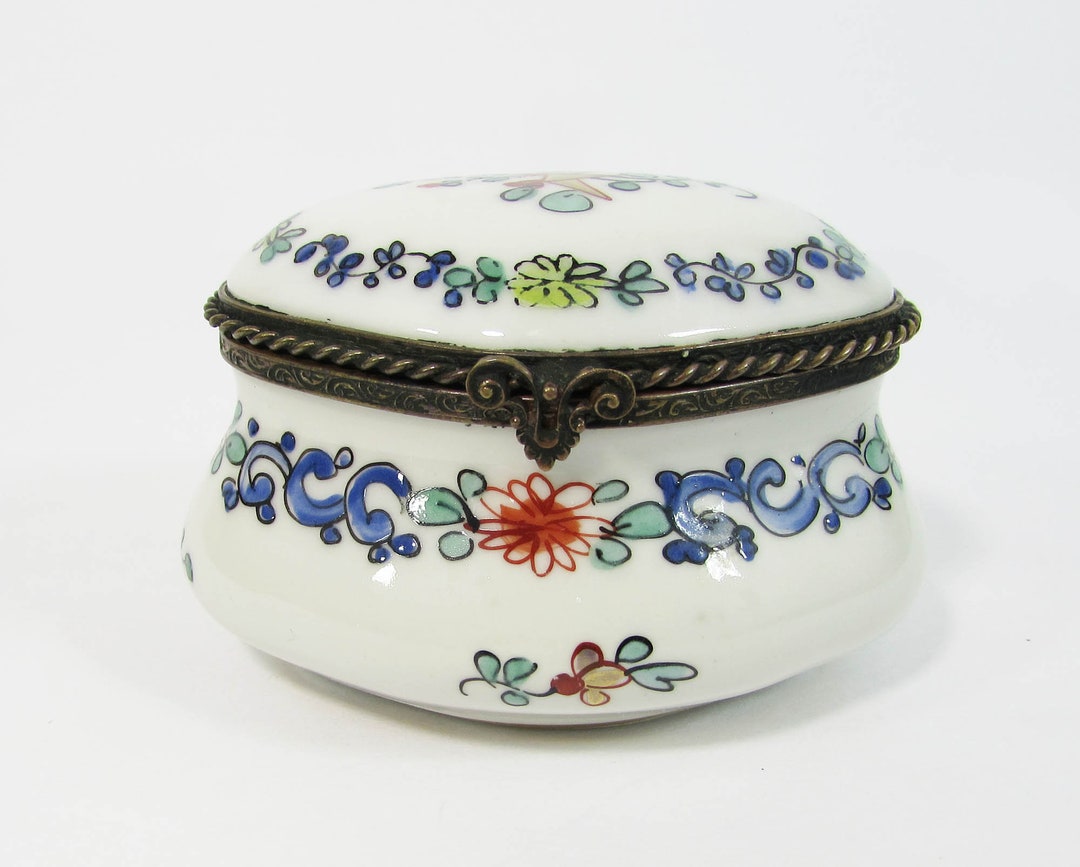 Vintage French Porcelain Hinged Lid Trinket Box 3.5 X 2.75 Handpainted ...