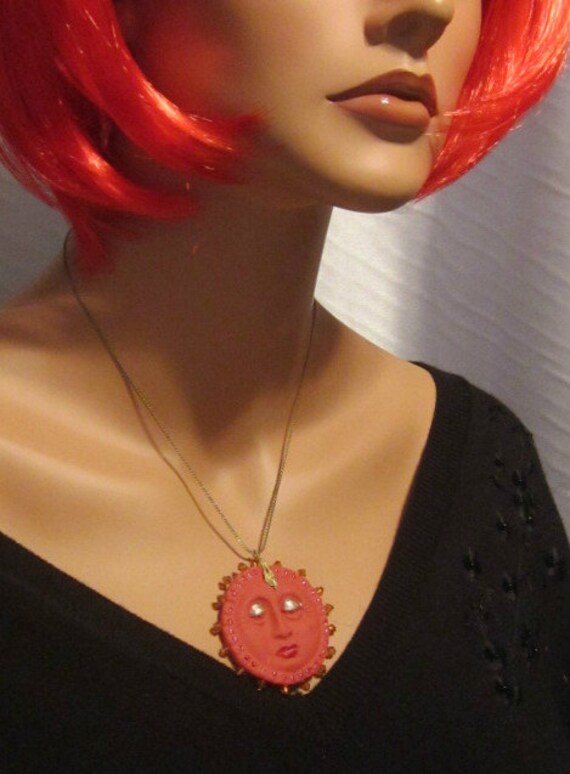 vintage clay medallion and - Gem