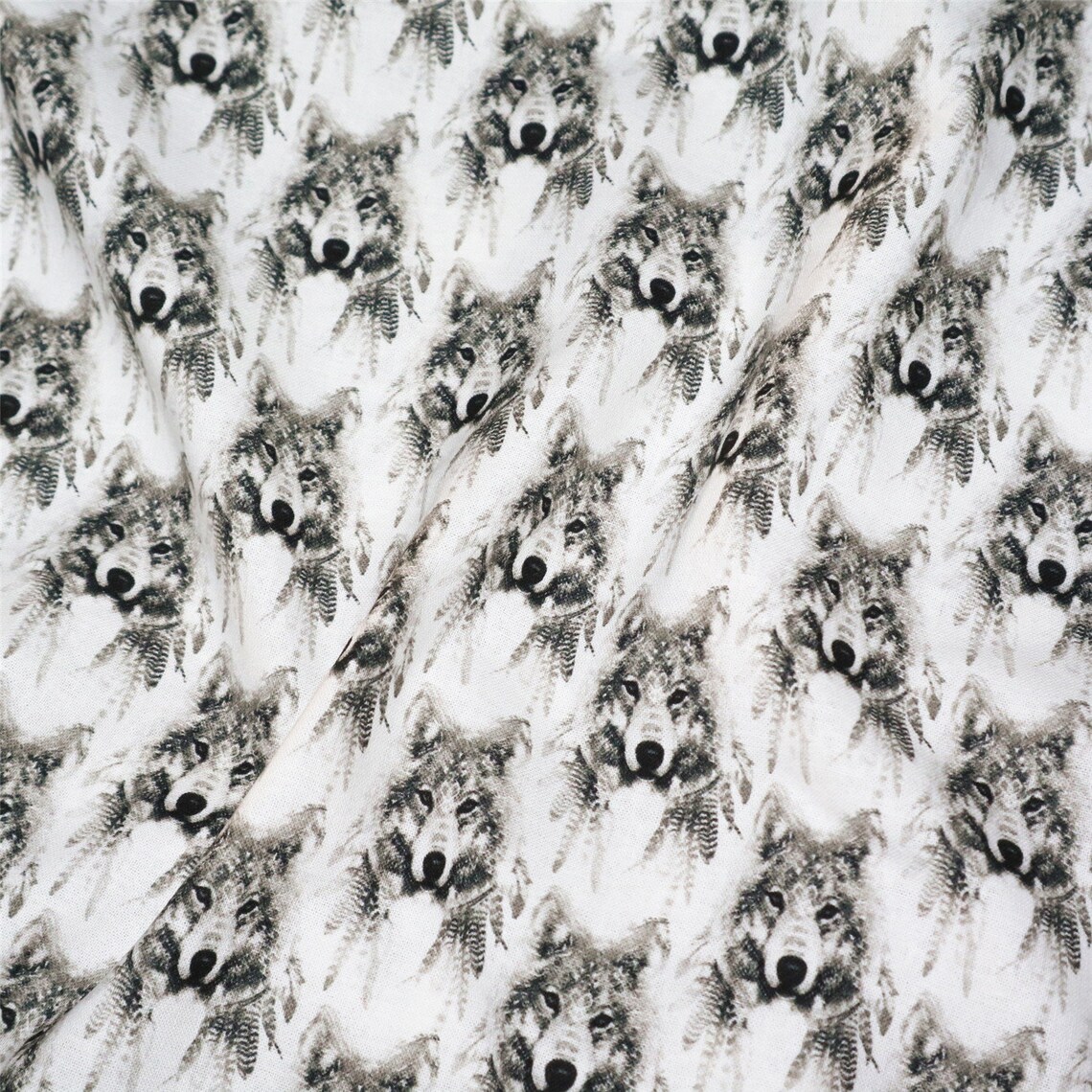 Wolf Fabric,wolf Print on White 100% Cotton Fabric,sewing Quilting ...