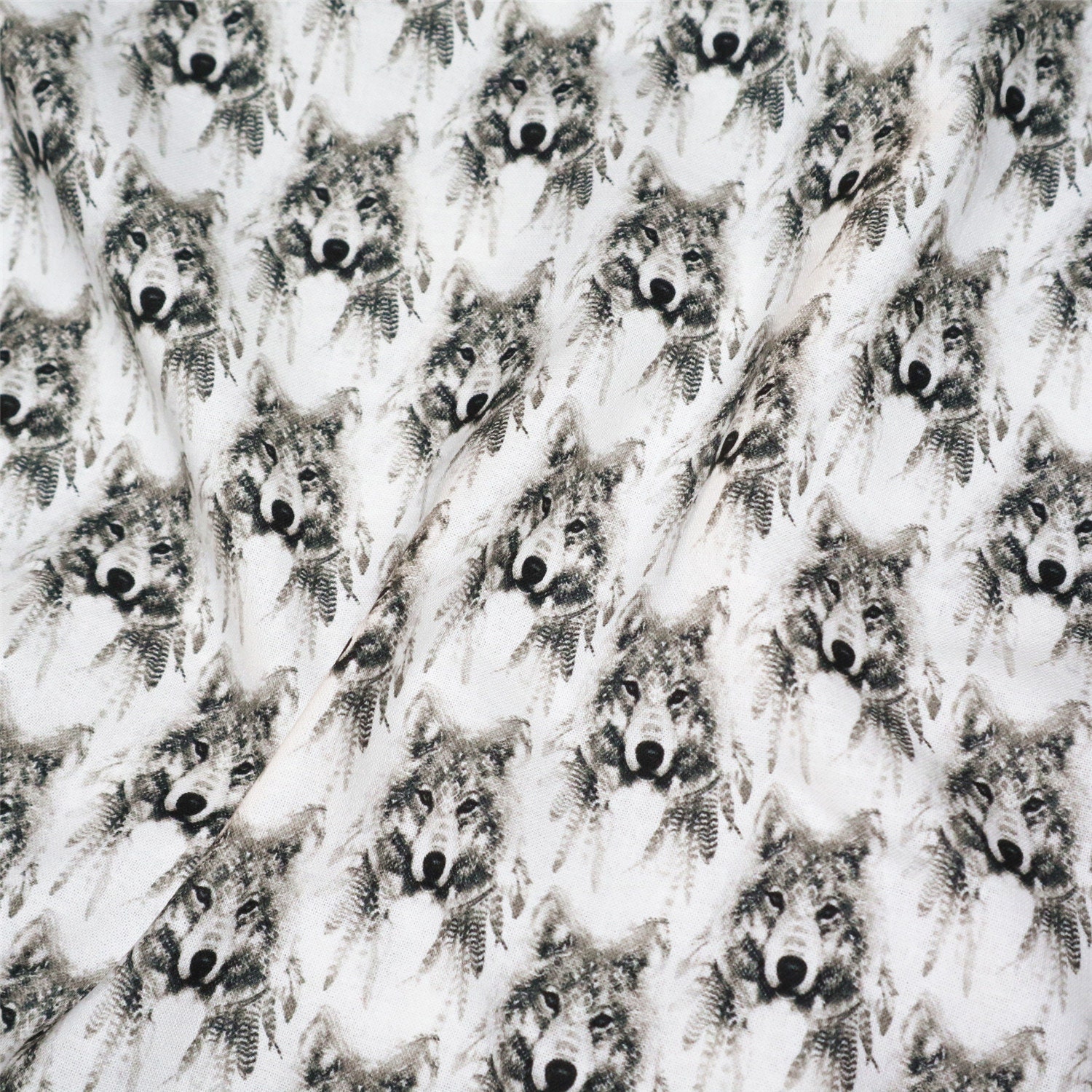 Wolf Fabric,wolf Print on White 100% Cotton Fabric,sewing Quilting ...