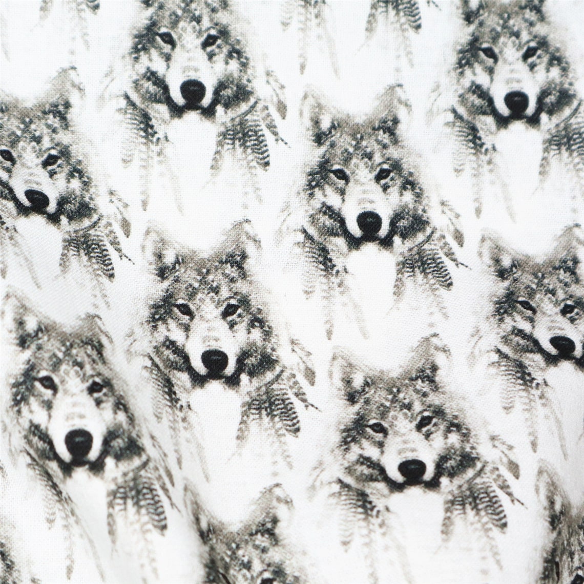 Wolf Fabric,wolf Print on White 100% Cotton Fabric,sewing Quilting ...