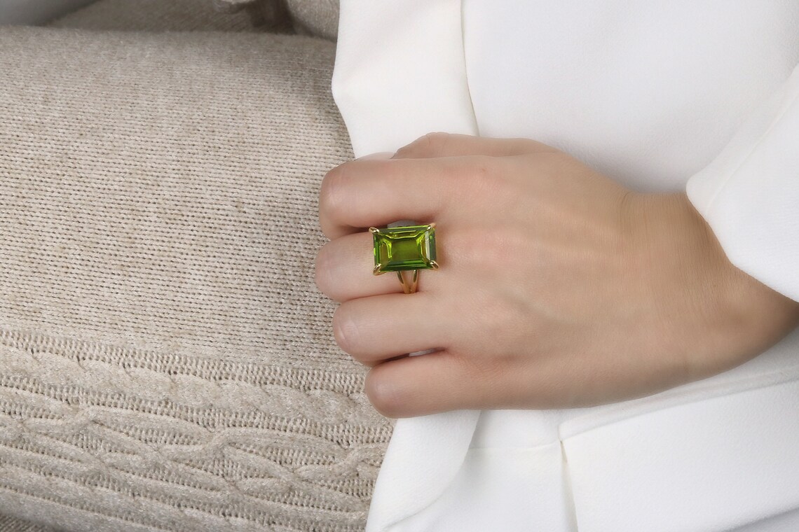 August Birthstone Ring Peridot Ring Rectangle Ring - Etsy
