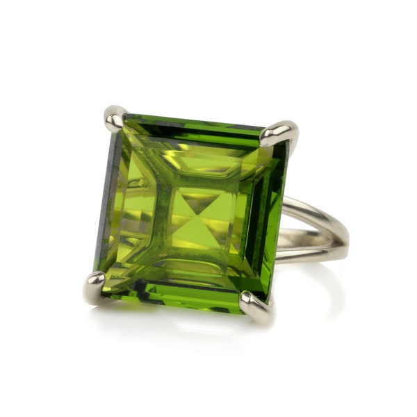 Peridot Ring - Etsy