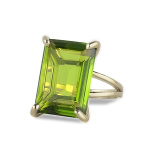 August Birthstone Ring Peridot Ring Rectangle Ring - Etsy