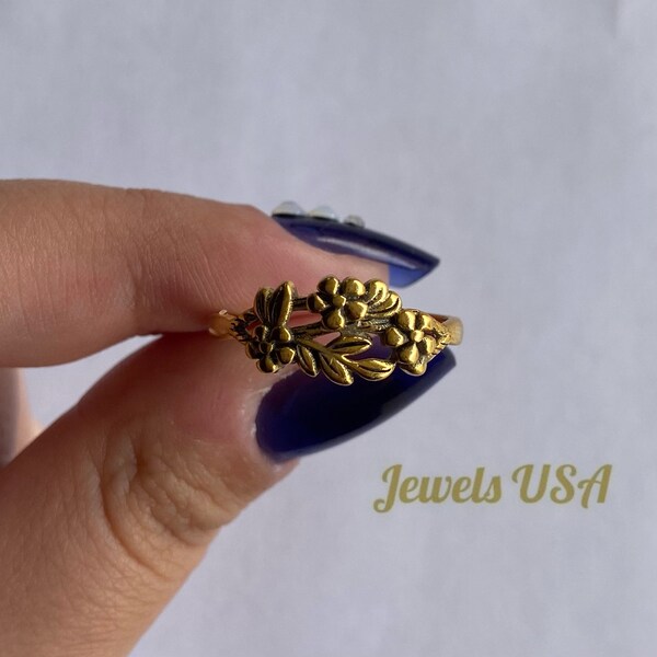 Gold Flower Ring - Etsy