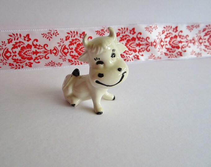 Small Vintage Ceramic Smiling Cow - Etsy
