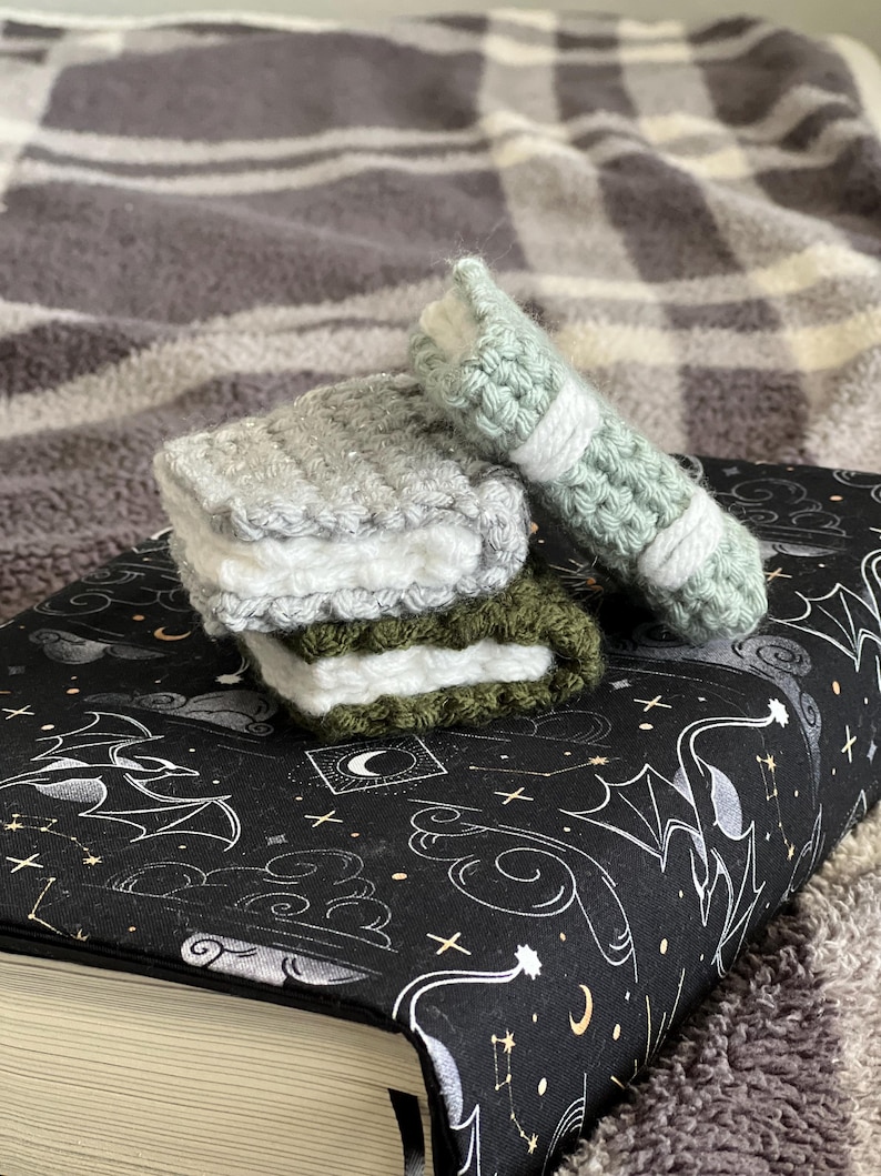 Mini Crochet Book Pattern PDF, Amigurumi Closed Stackable Books, Easy ...