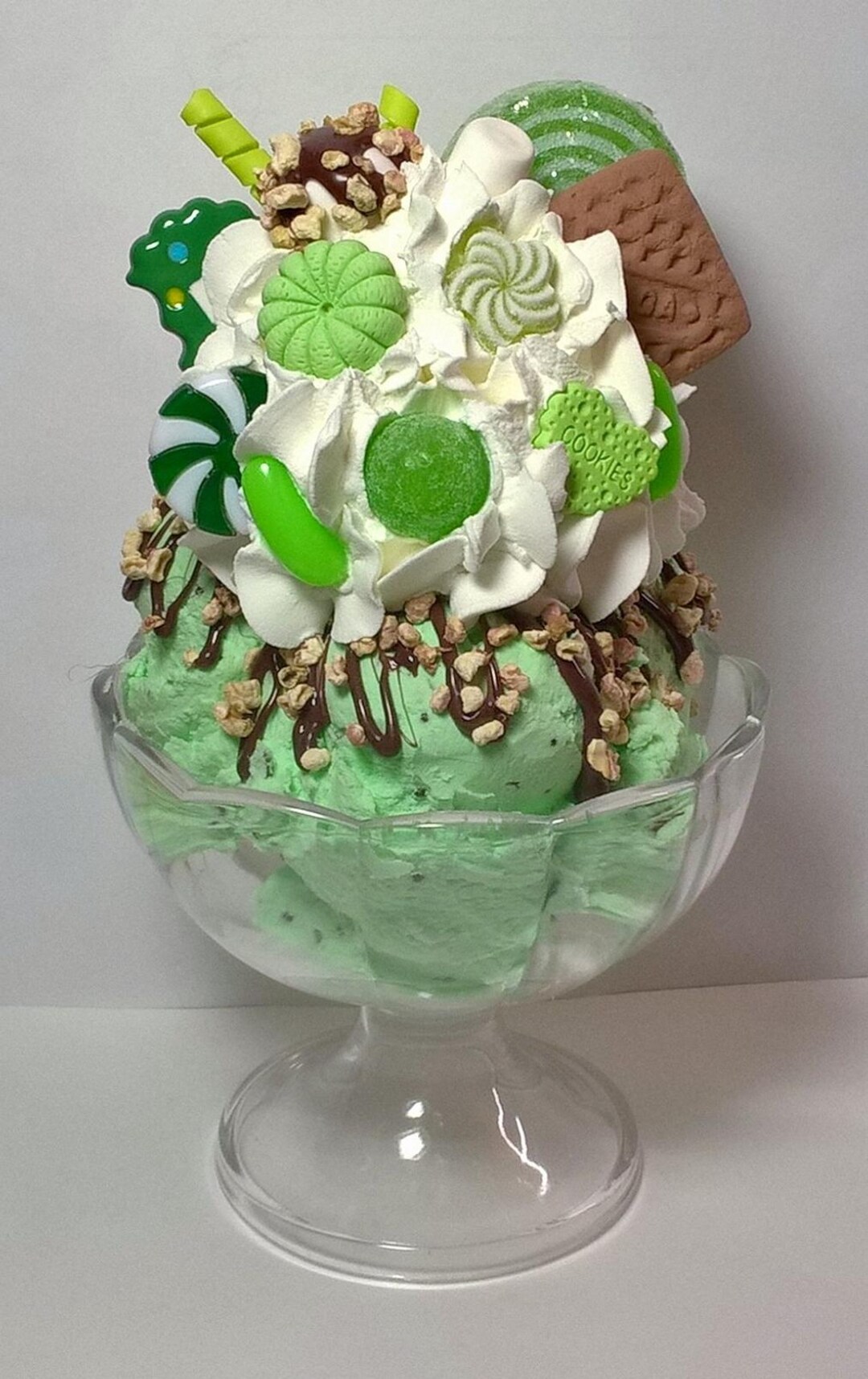 Mint Chocolate Ice Cream Sundae - Decoration - Fake Food - Chocolate ...