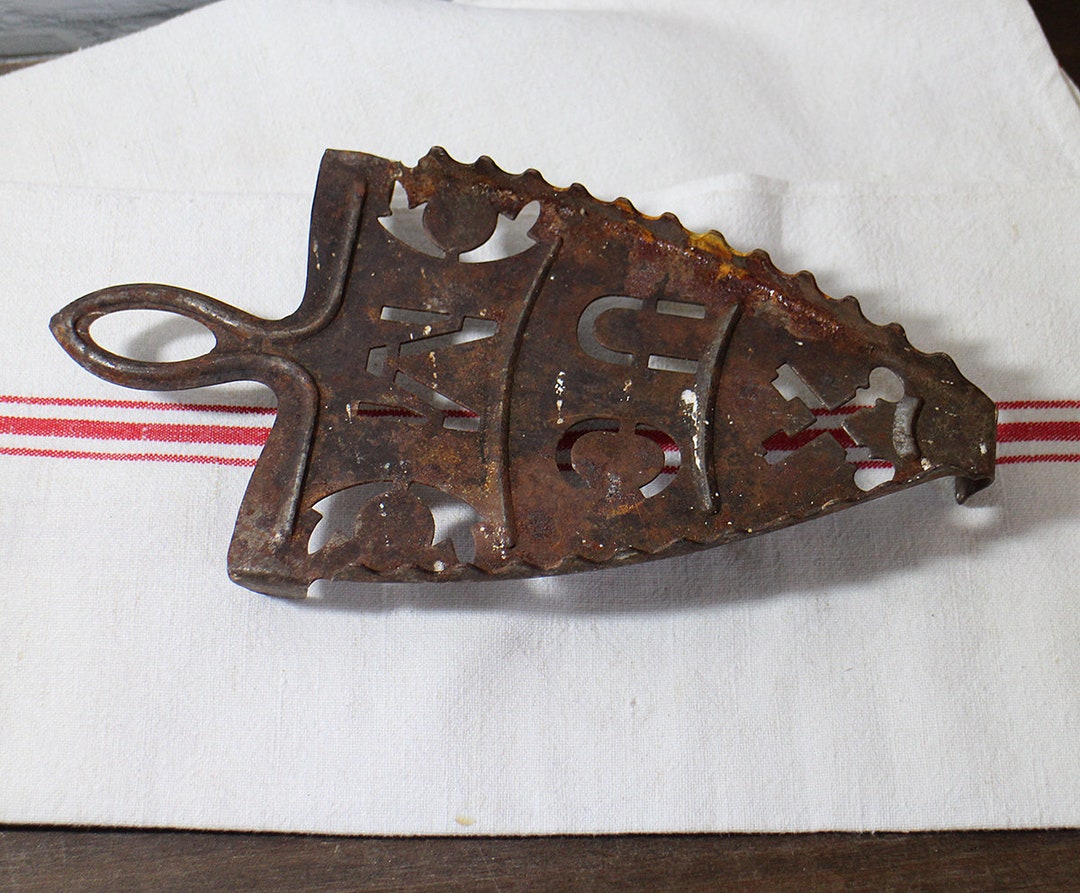 Vintage Iron Trivet: Antique Sad Iron Stand, Farmhouse Decor - Etsy