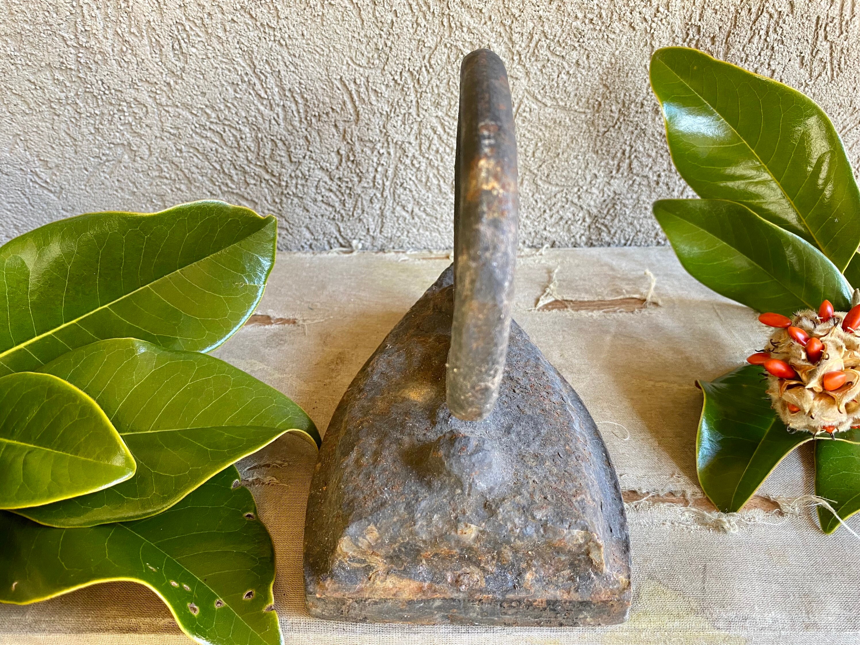 Antique Flat Iron, Old Cast Iron Iron, Antique Sad Iron, Old Fashioned ...
