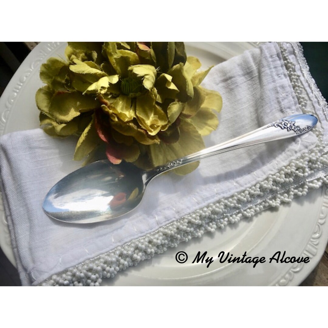 Queen Bess Silverware, Oneida Queen Bess II, Queen Bess II Tudor Plate ...