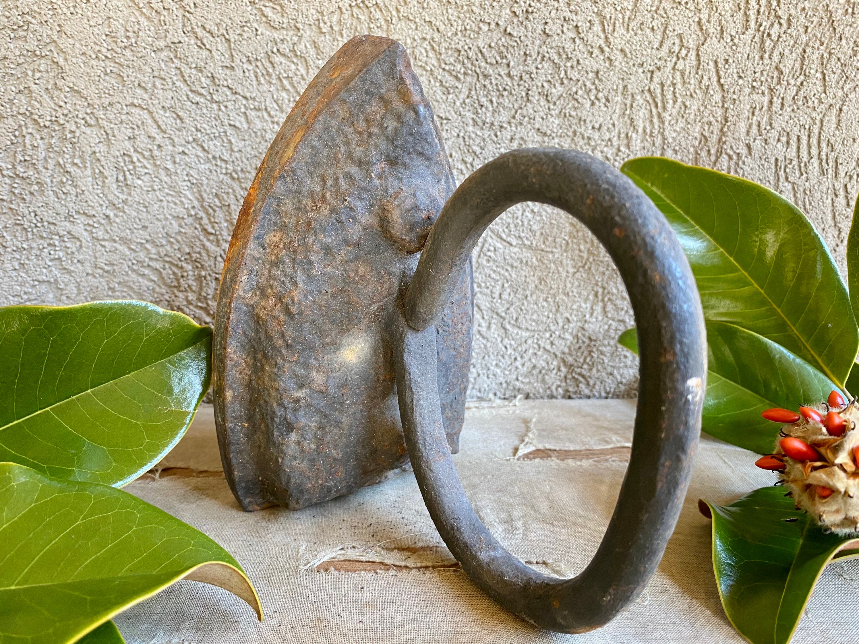 Antique Flat Iron, Old Cast Iron Iron, Antique Sad Iron, Old Fashioned ...