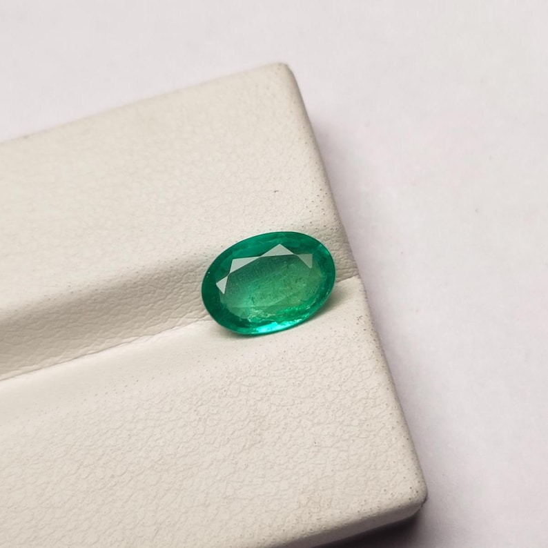 Natural Zambian Emerald Gemstone: 1.30 Carat Oval Cut, 9x6.5 Mm ...