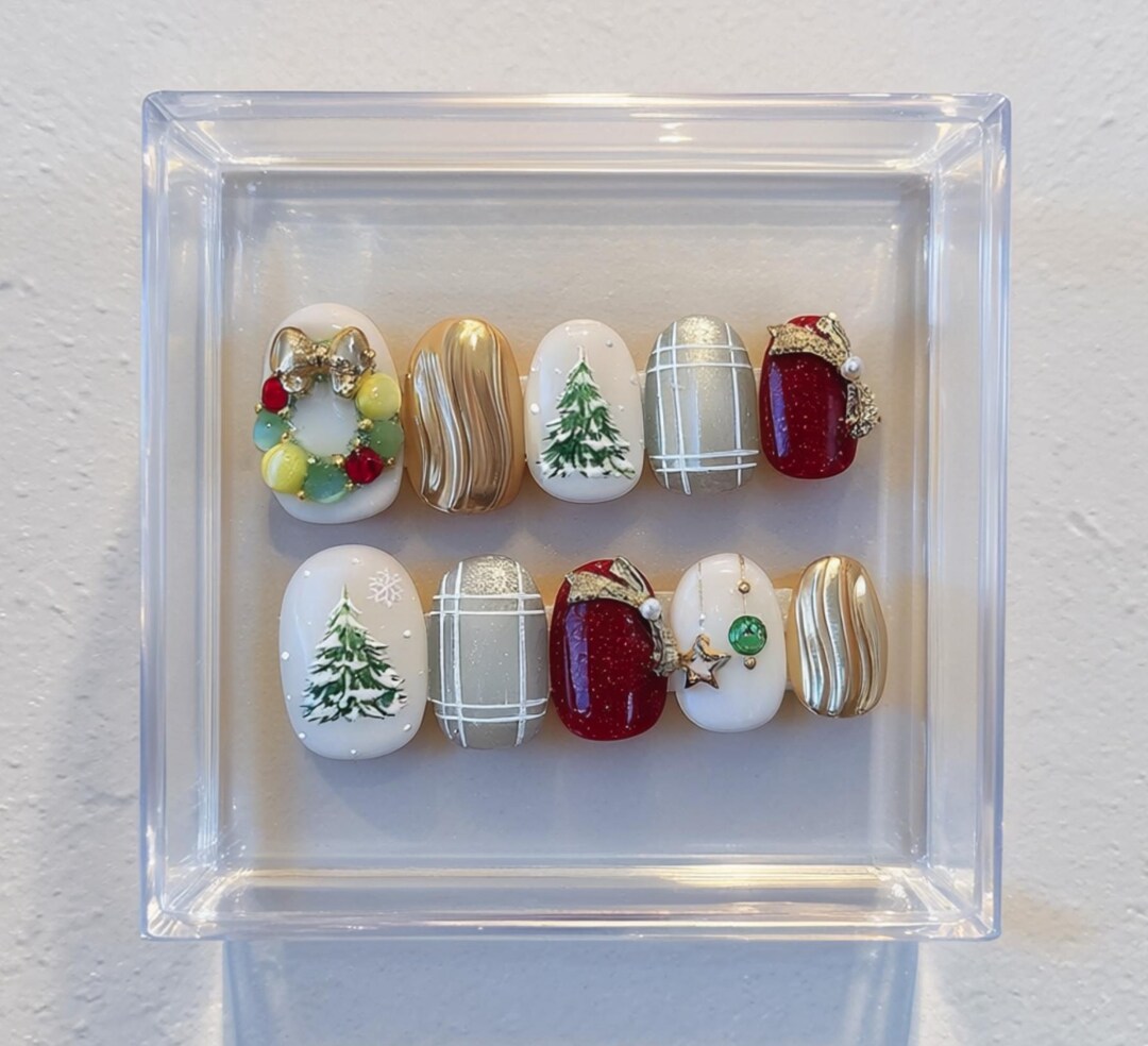 Christmas Tree & Wreath Press on Nails | Elegant Holiday Nail Set ...