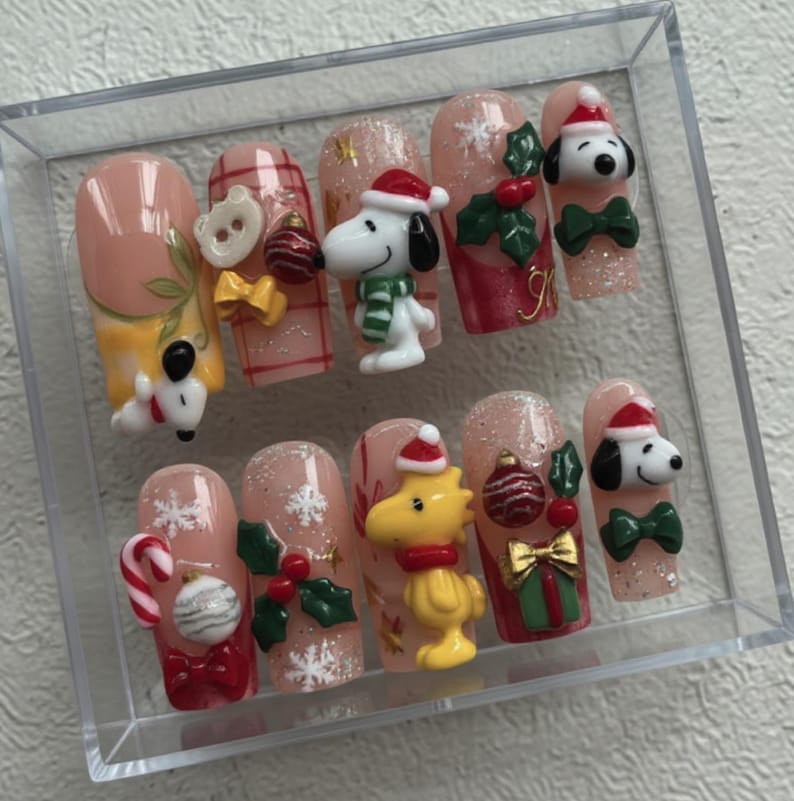 Christmas Snoopy Press on Nails | Cute Cartoon Snoopy | Holiday Gift ...