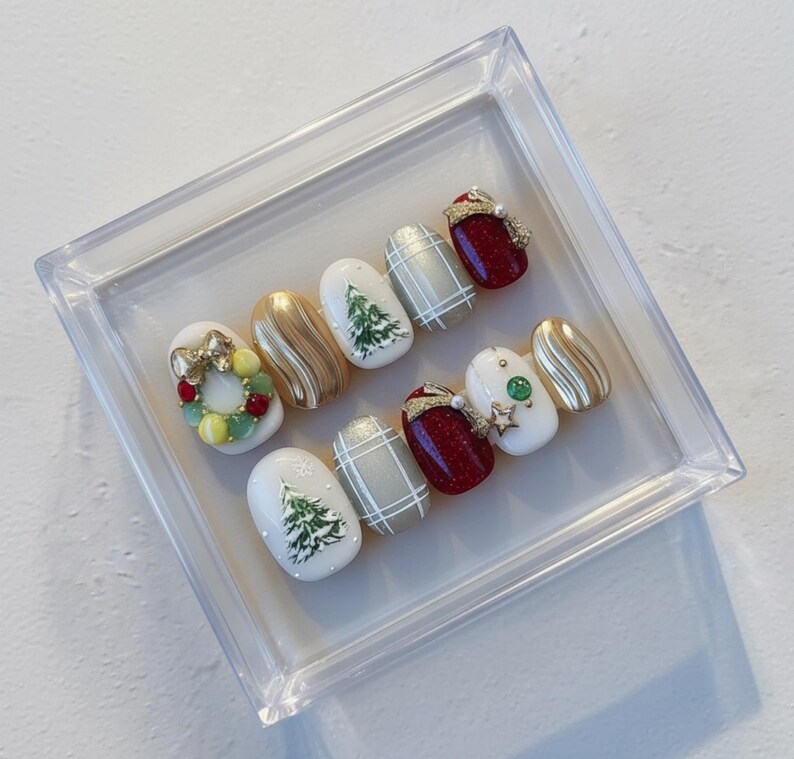 Christmas Tree & Wreath Press on Nails | Elegant Holiday Nail Set ...