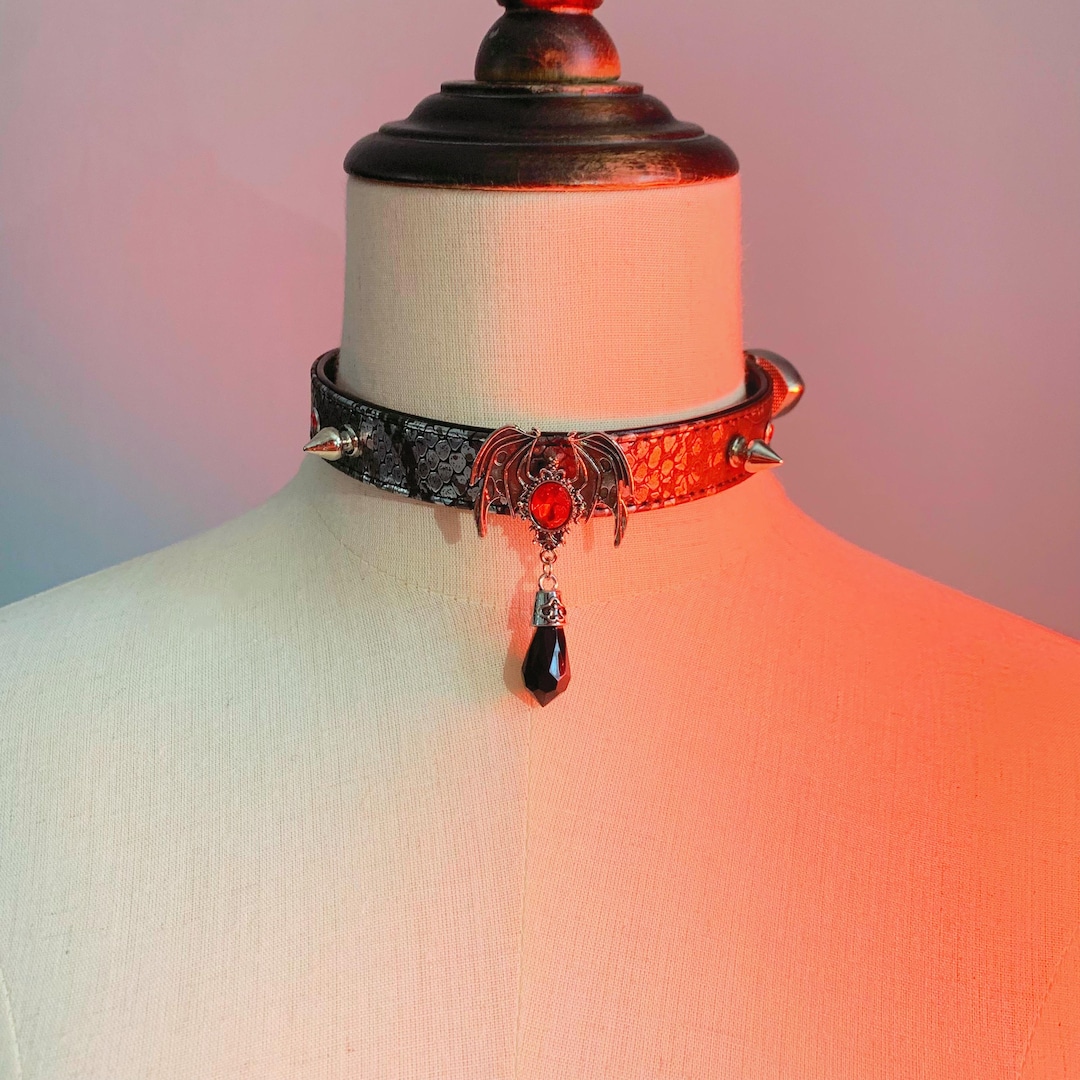 Handmade Dark Gothic Choker With Bat Pendant | Snake-pattern Leather ...