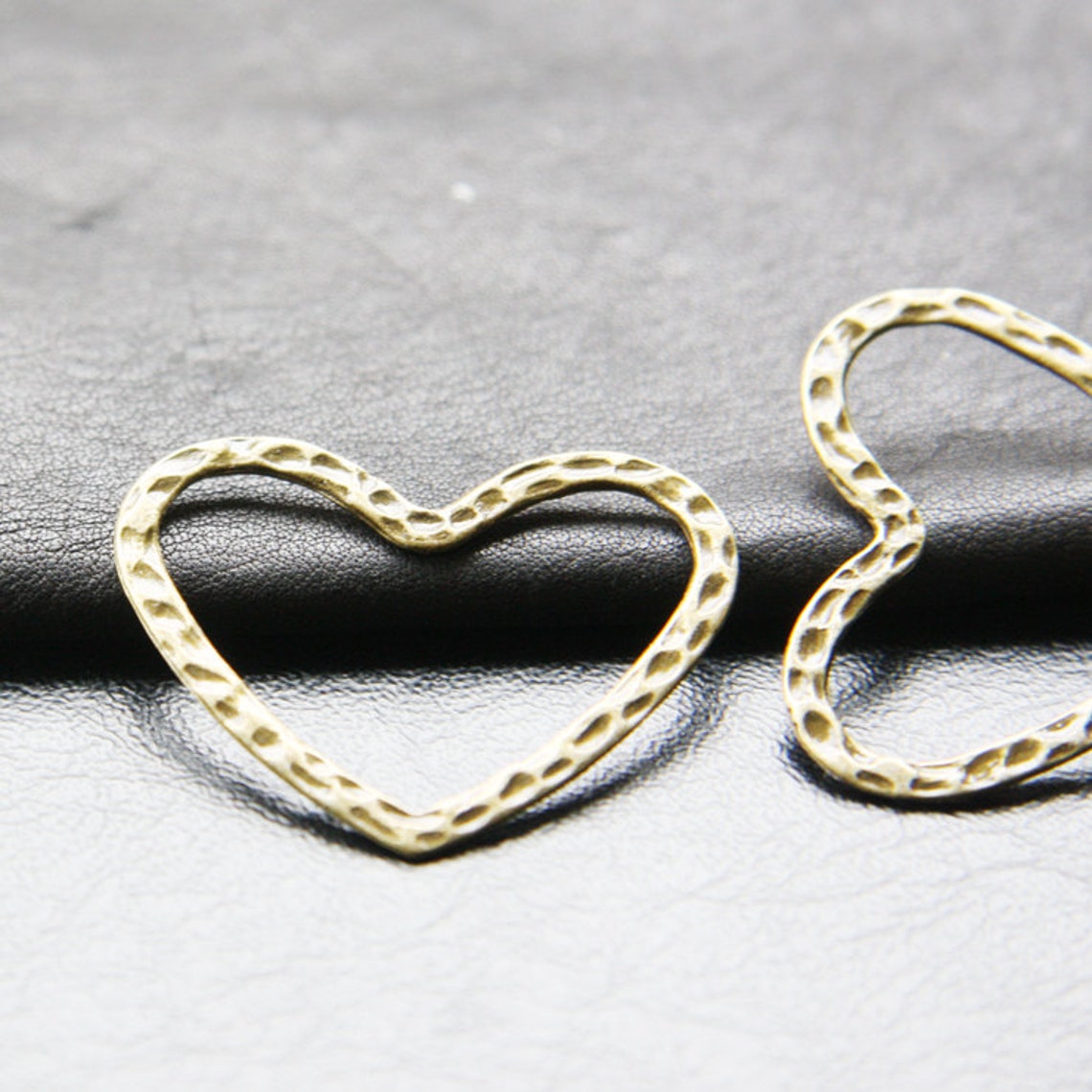 12pcs / Heart / Antique Brass / Charms / 38x30mm XB997//A196 | Etsy